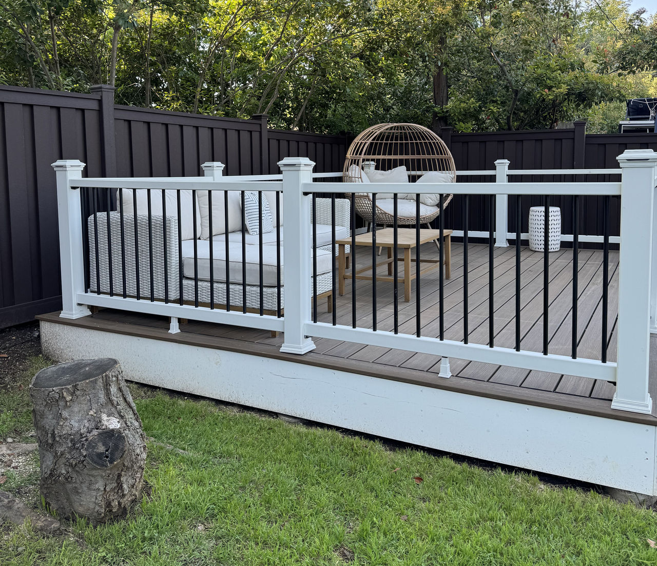 She’s the Carpenter Trex DIY Fencing Project | Trex